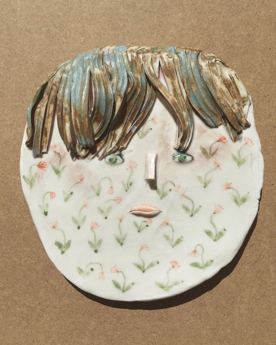Flattened Ceramic Faces are the Hosts for Bold Illustrations by Armi ...