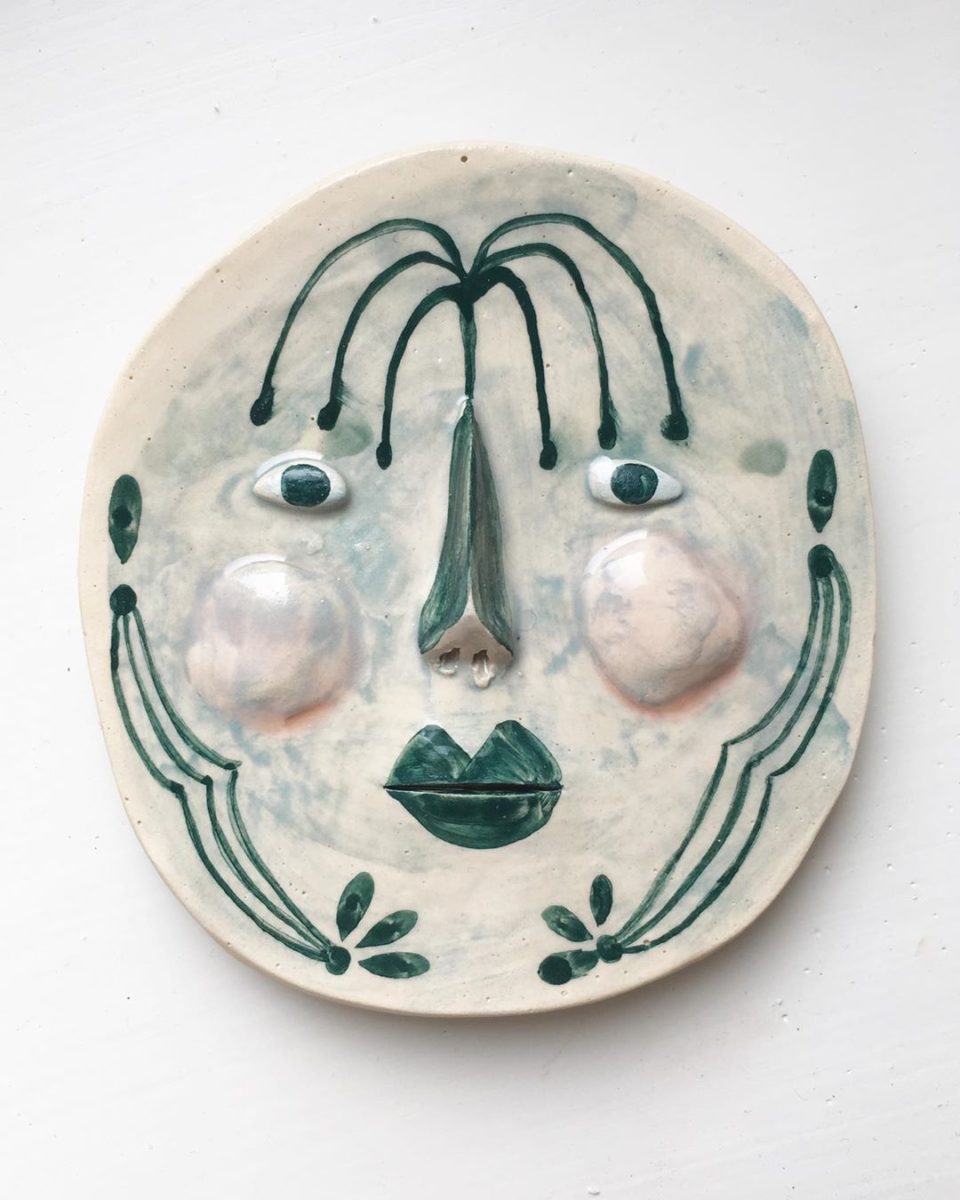 Flattened Ceramic Faces are the Hosts for Bold Illustrations by Armi ...