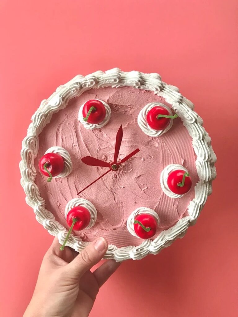 Lifelike ‘Fake Cake Clocks’ Are a Delicious Way To Tell Time - Brown ...